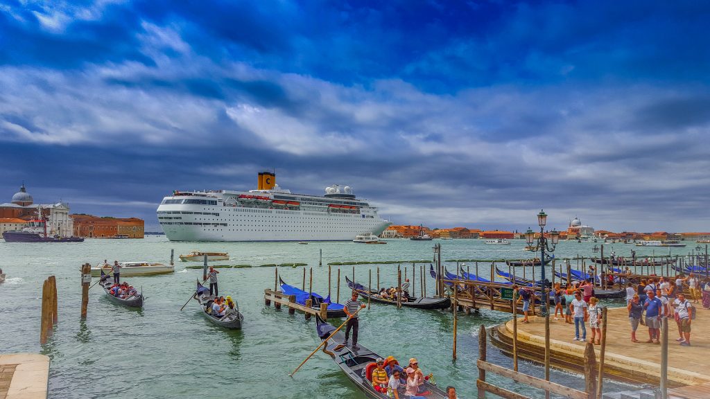 Cruise ships in Venice - Travel and Photos